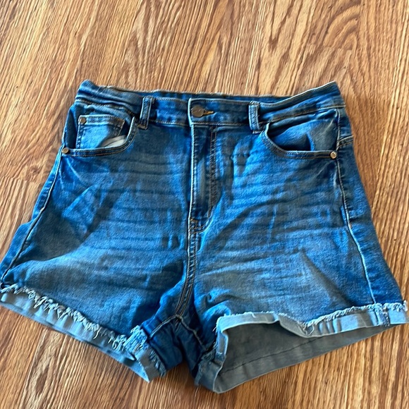 Kendall & Kylie | Shorts | Kendall Kylie The Icon Short Blue Highrise 5 ...